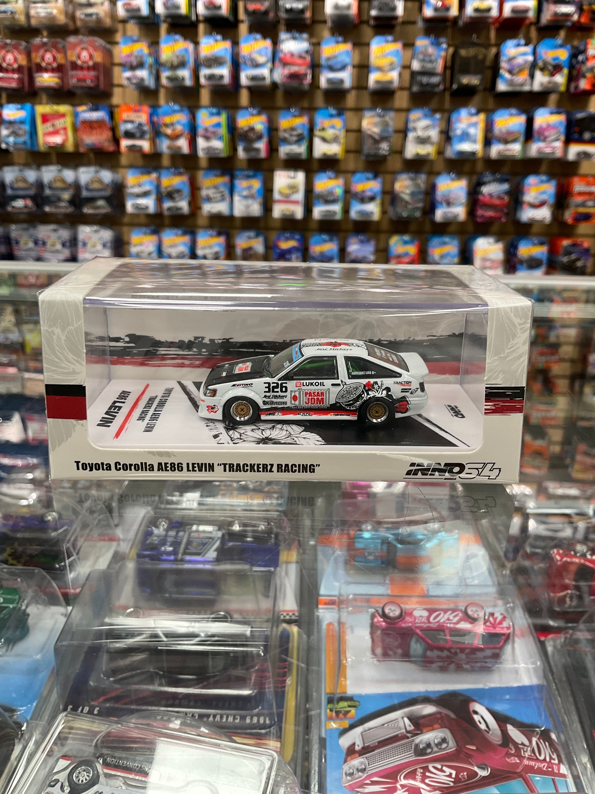 Inno64 Toyota Corolla AE86 Levin TrackerZ Racing – Diecastz