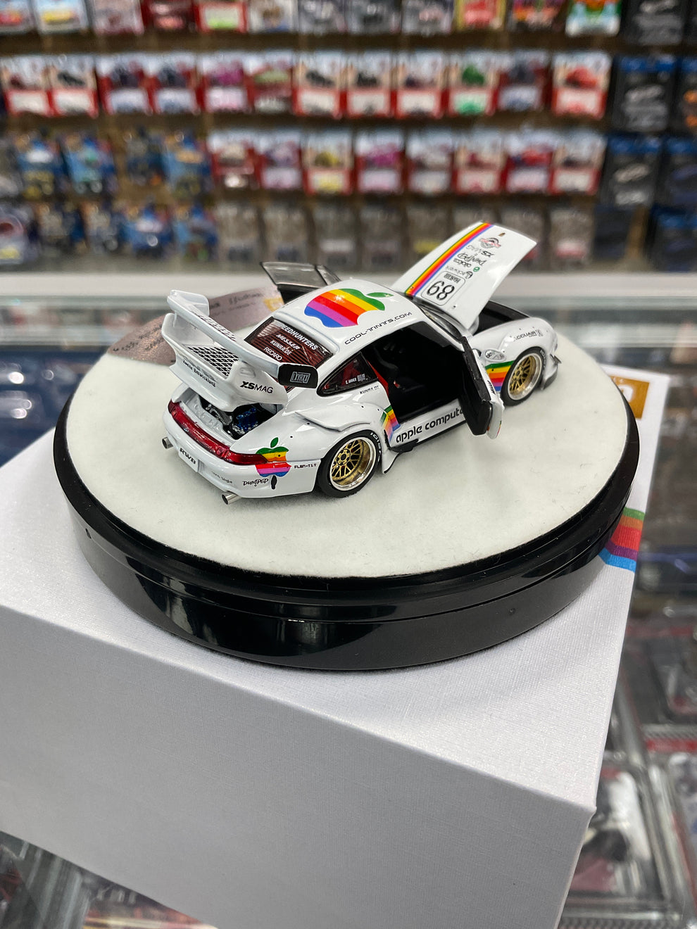 PGM Apple Computer RWB Porsche 993 – Diecastz
